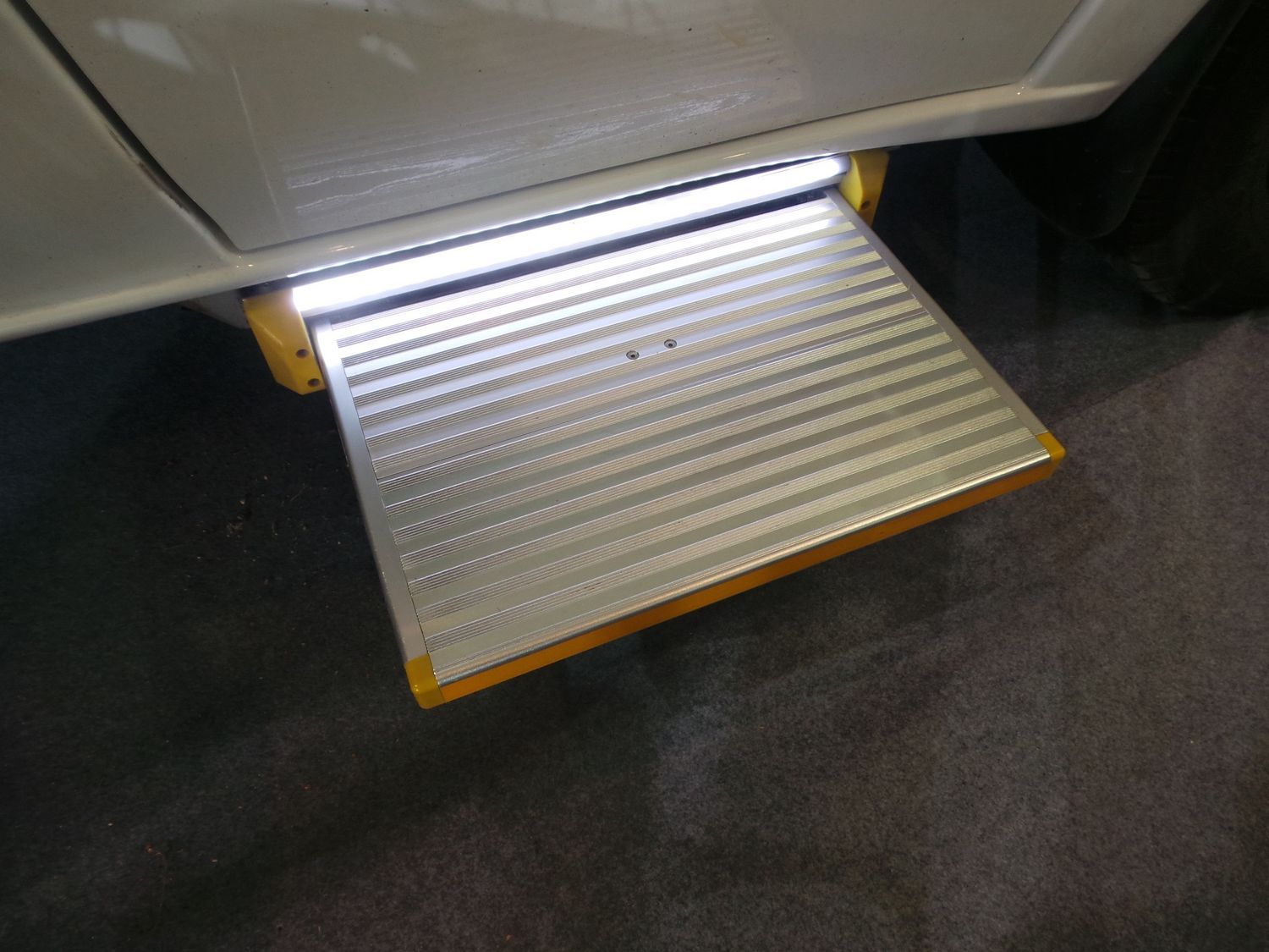 Electric Sliding Step for Motorhome Caravan - IBUYautoparts.com